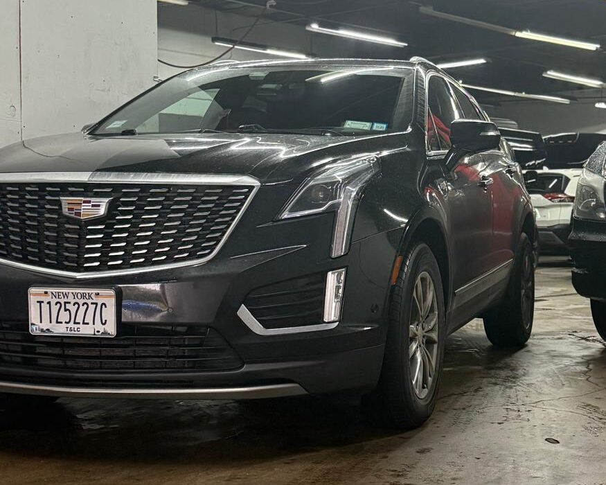 4 Passenger Cadillac Sedan – Golden Class Limo