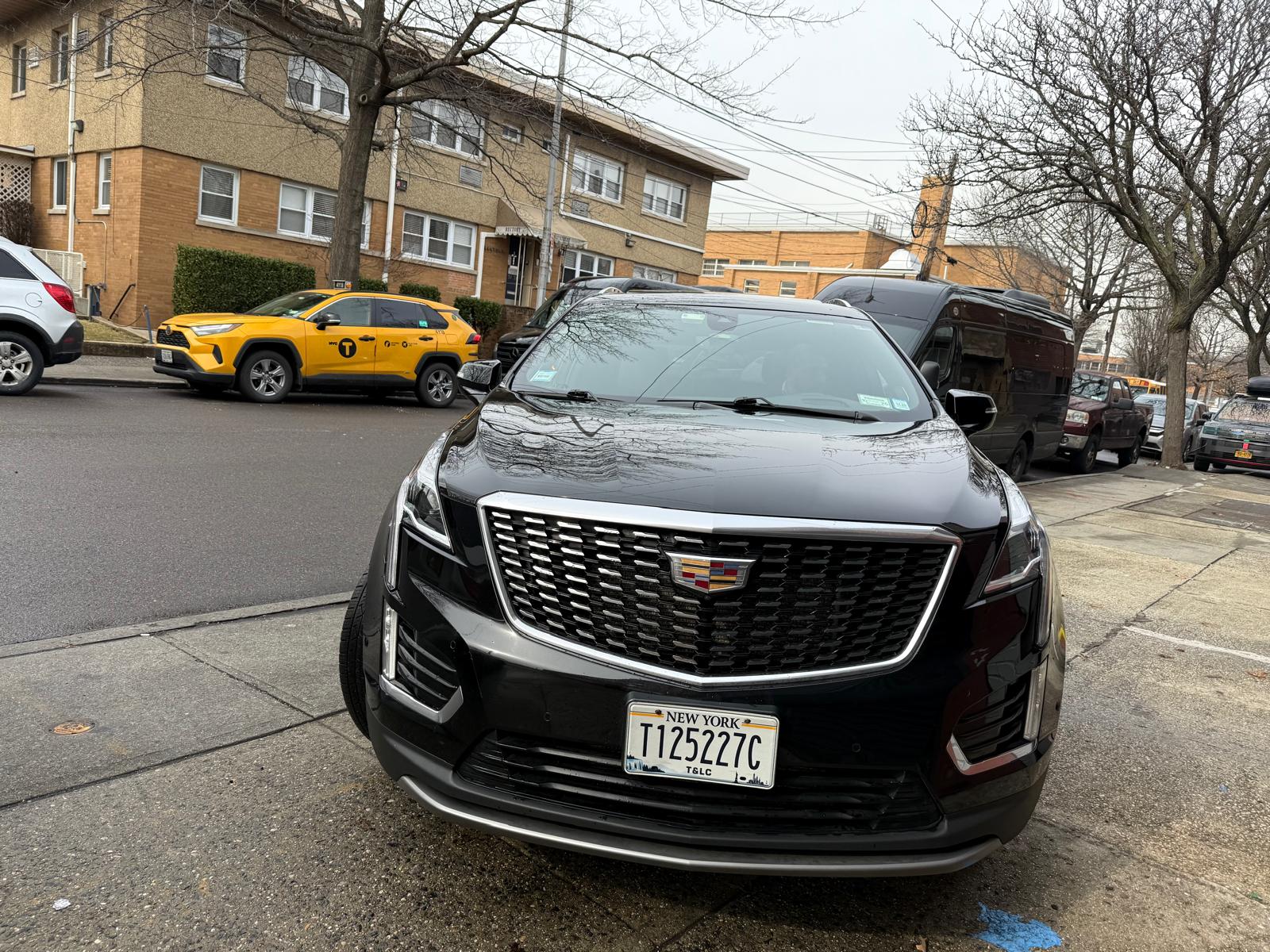 4 Passenger Cadillac Sedan – Golden Class Limo