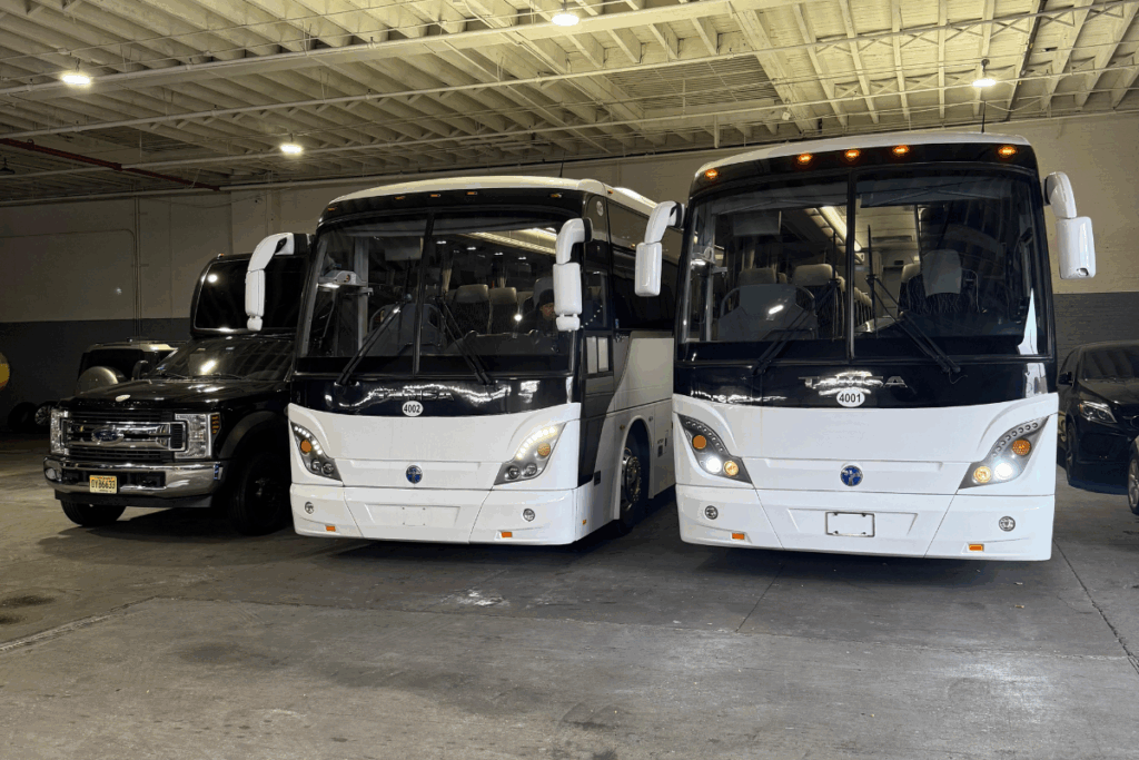 40 Passenger Bus – Golden Class Limo